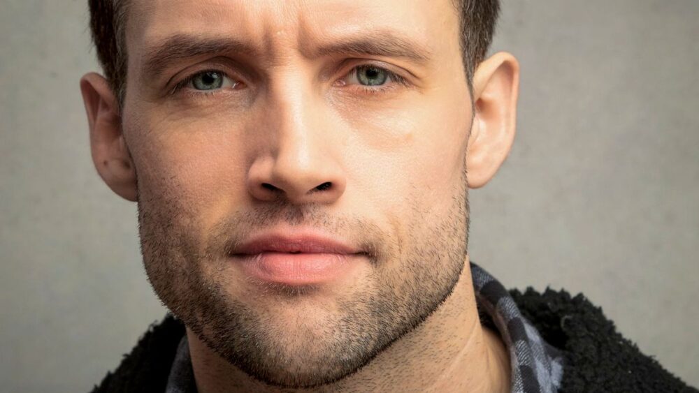 Meet British Actor Steve Aaron-Sipple